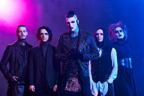 Motionless In White unveils a new LP video "Scoring the End of the ...