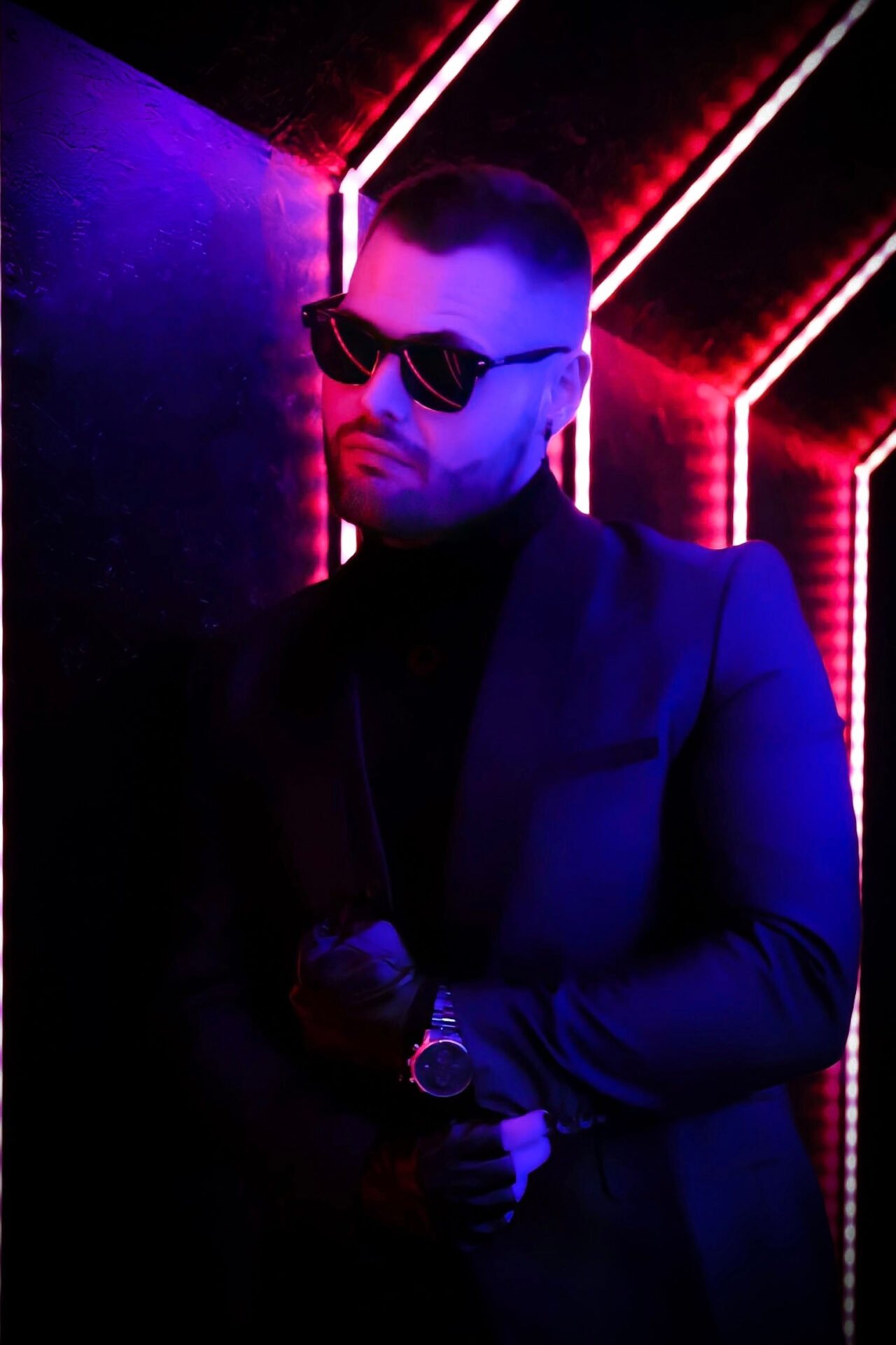 Rkham released a new single "Hanging On" | Illustrate Magazine