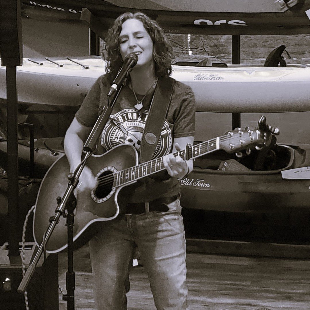 No One Around by Pam Ross: Review | Illustrate Magazine