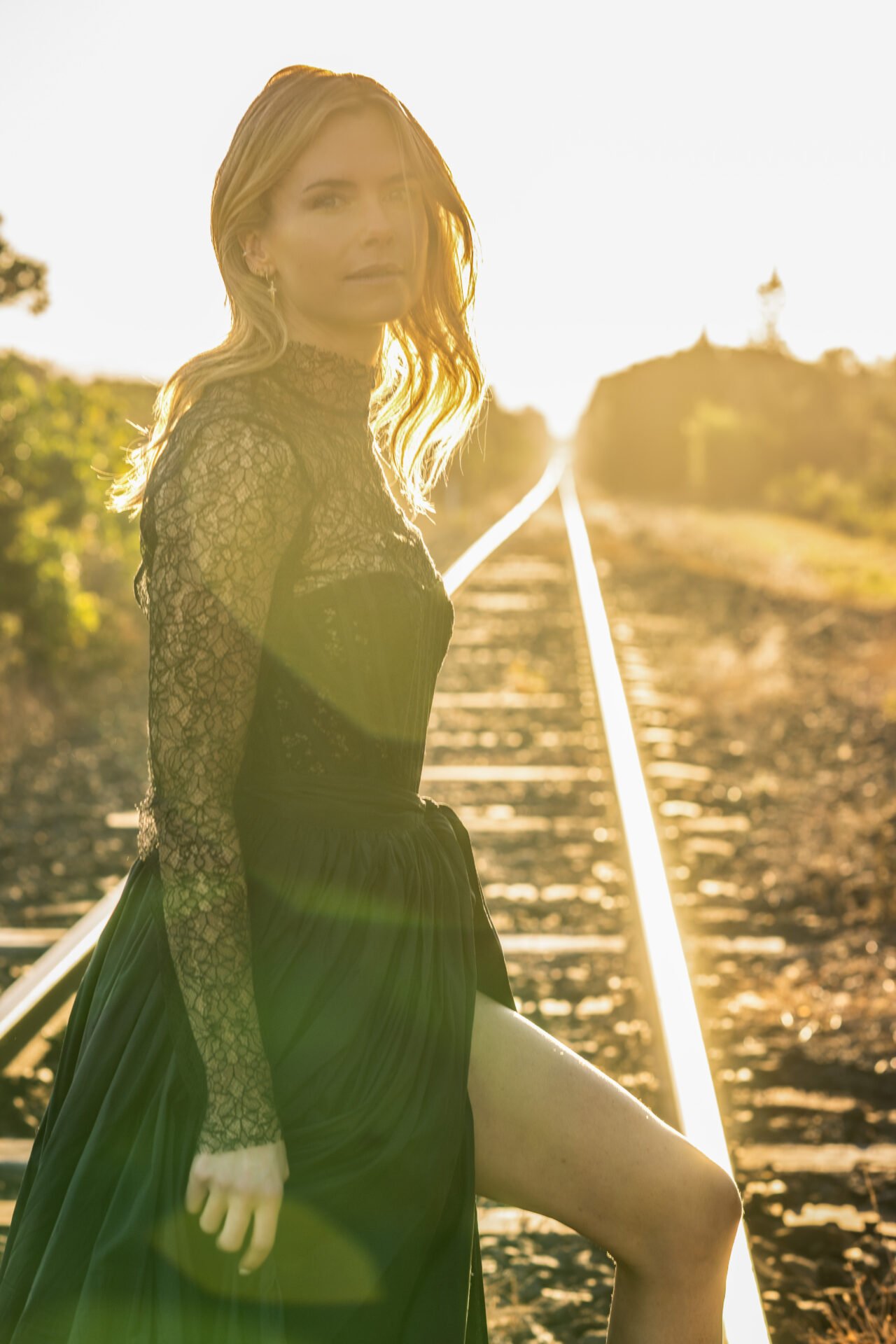 Hard To Love by HOLLY WILD: Review | Illustrate Magazine