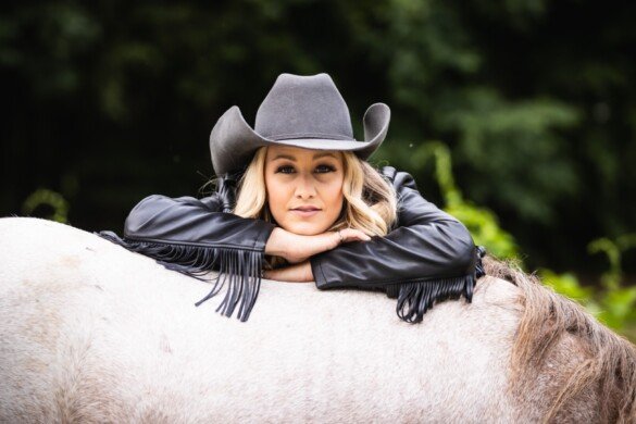 Exclusive Interview with JAMIE BOSANKO | Illustrate Magazine